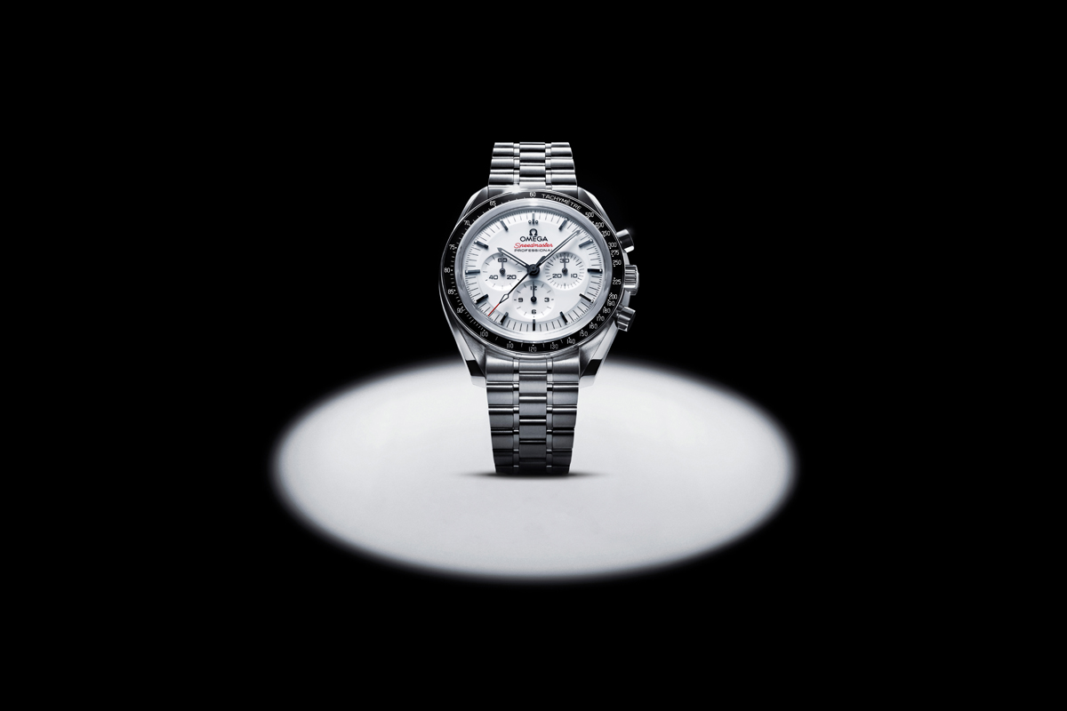 Omega ra mắt phiên bản Speedmaster Moonwatch với phong cách mặt số mới