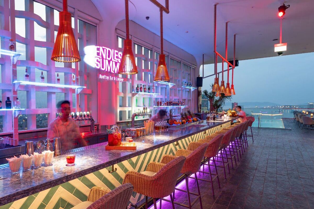 Endless Summer Rooftop Bar & Lounge: Mùa hè bất tận giữa lòng Đà Nẵng