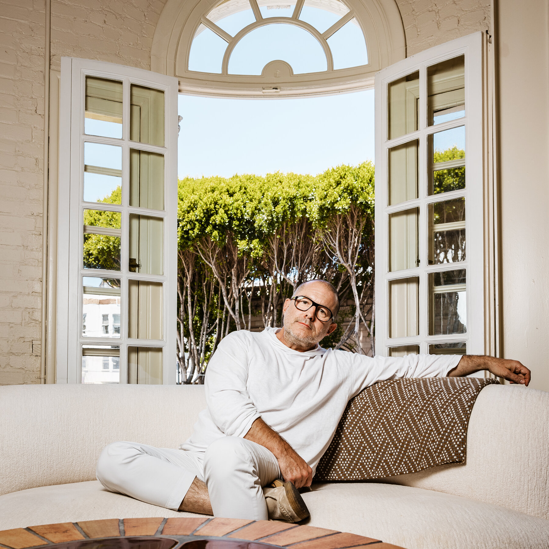 Một ngôi sao bất động sản mới đã ra đời, ít ai ngờ tới, là Jony Ive ...